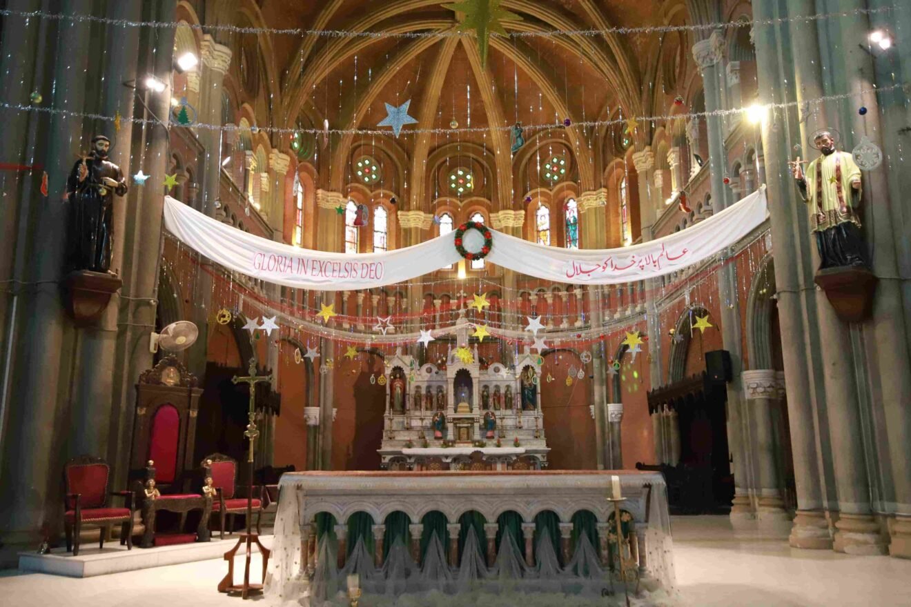 Sacred Heart Cathedral: Historic Church in Lahore